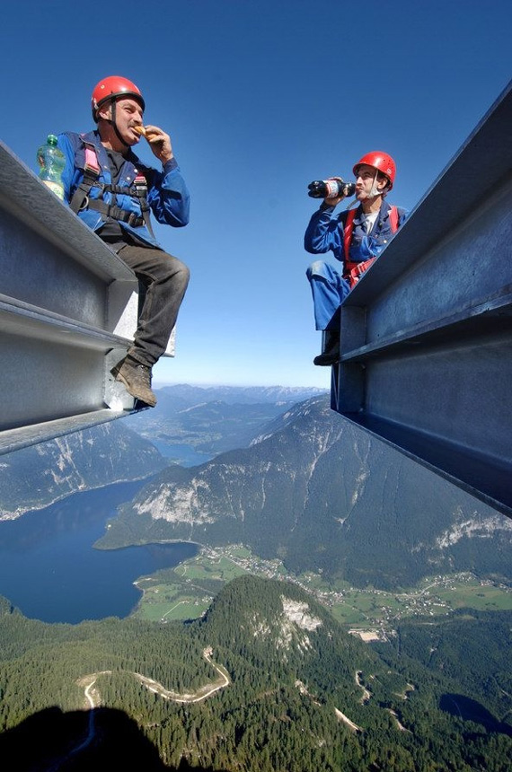 Interesting Photo of the Day: Lunch at 1,000 Feet