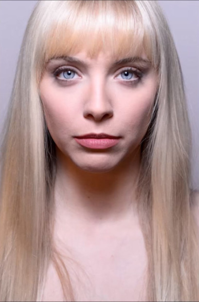 High Key Portrait Lighting with 3 Lights - PictureCorrect