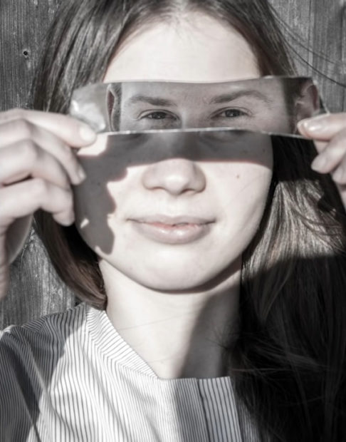 Mirrors in Photography: 6 Ideas - PictureCorrect